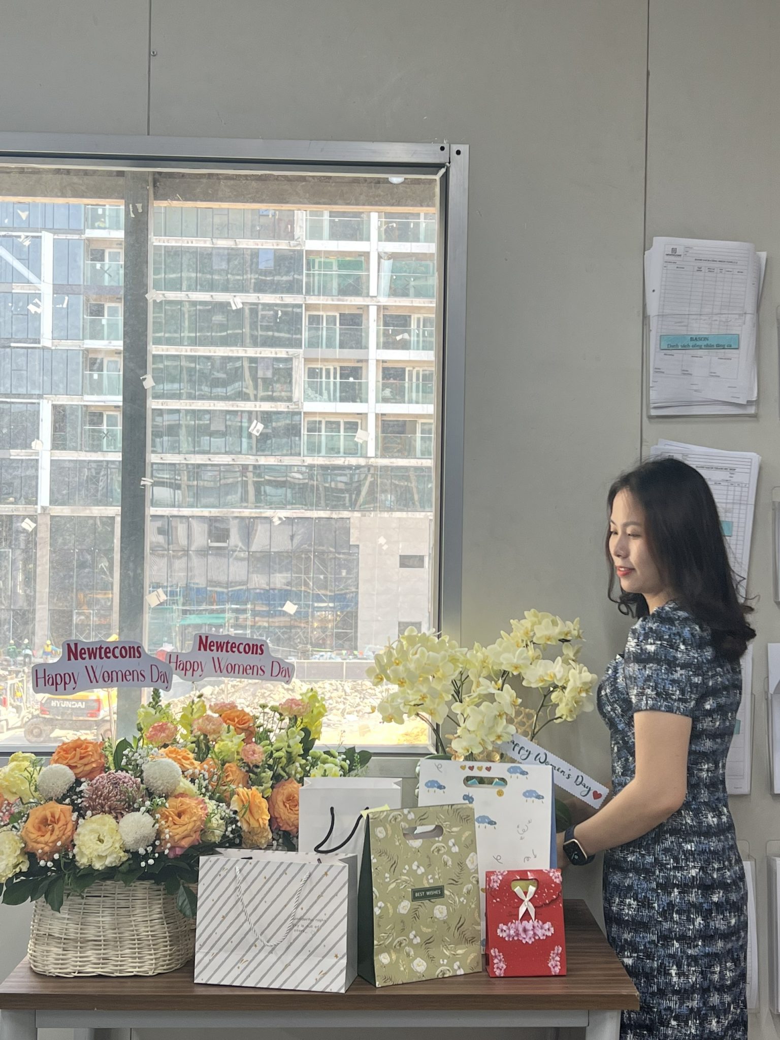 Chậu Lan Hồ Điệp Mini Xanh Táo 6 Cành (M3-XT2/01) - Dallas Flower